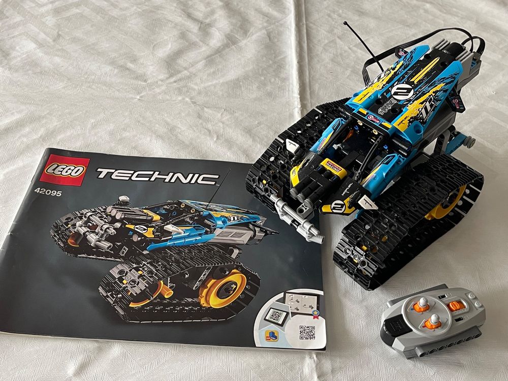 Lego Technic 42095 Remote-Controlled Stunt Racer (Gebraucht) in ...