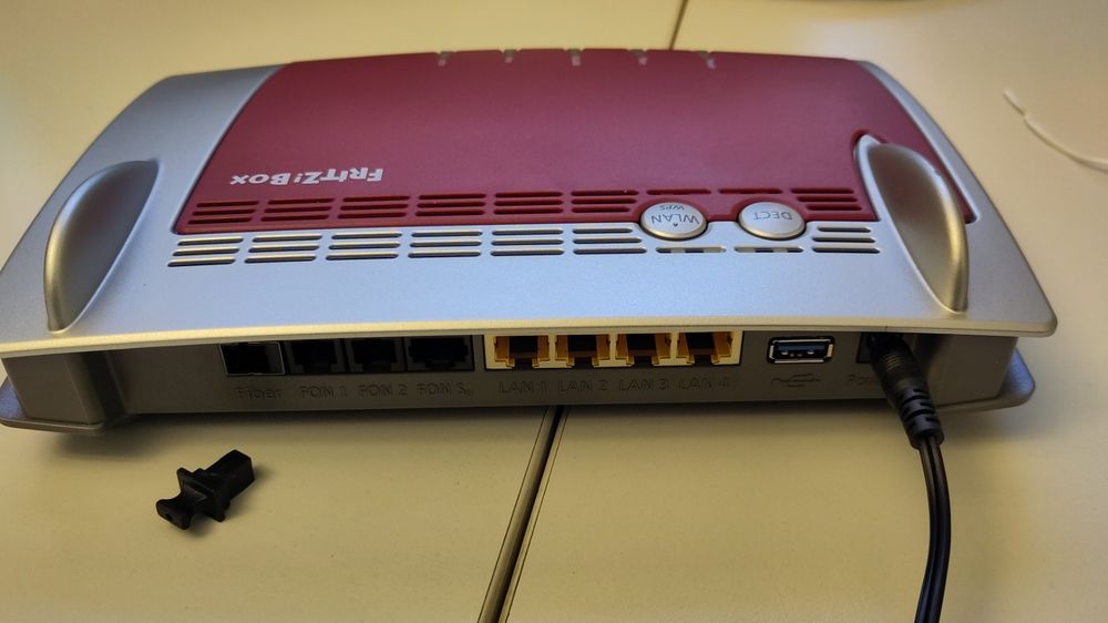 Glasfaser Router Fritz!Box 5490 (Gebraucht) in Kippel für CHF 23 – mit Lieferung auf Ricardo kaufen