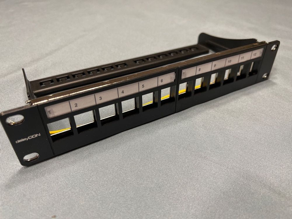 Patch Panel 12 Port, 10Zoll (Gebraucht) in Jenaz für CHF 1 – mit ...