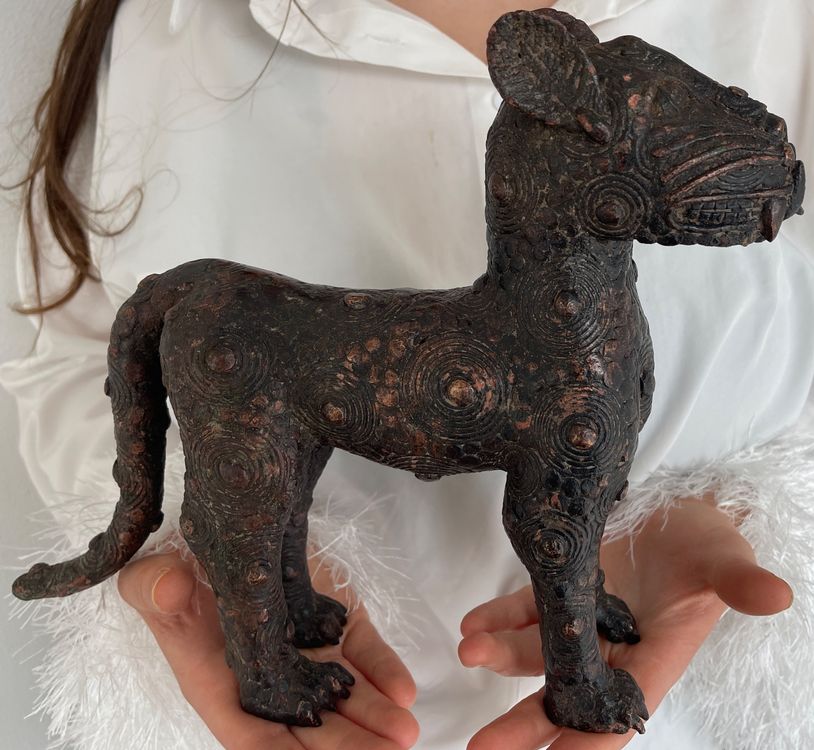 mächtiger alter Leopard Bronze Benin Höhe 25 cm Länge 29 cm | Kaufen auf Ricardo