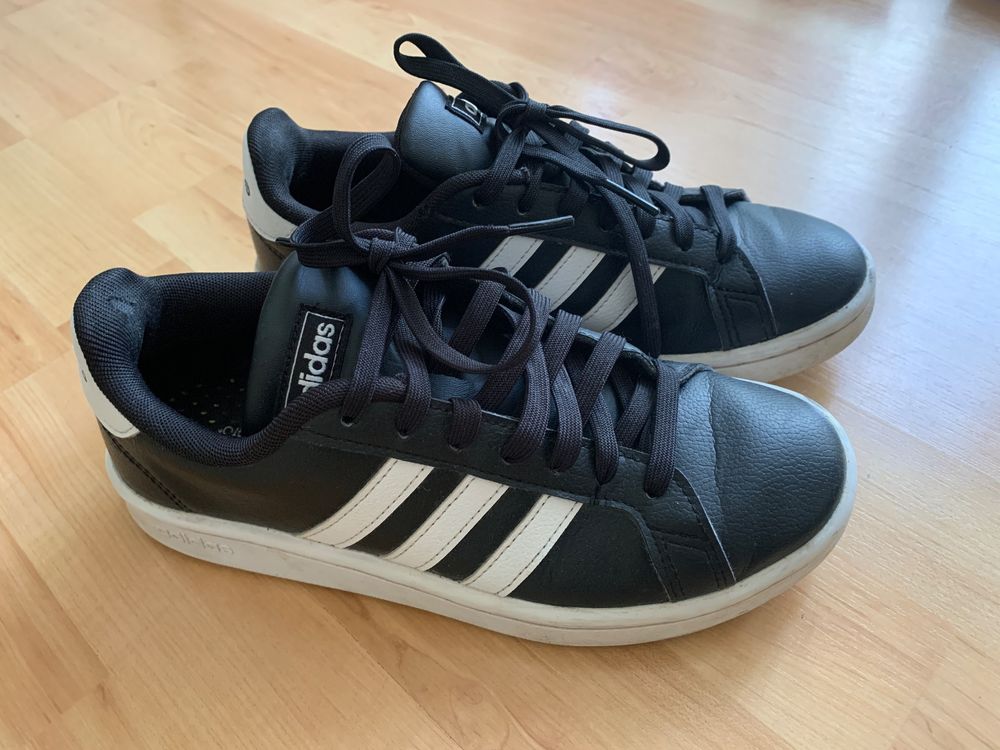 Sneakers Adidas Gr. 37 (Gebraucht) in für CHF 10 – mit Lieferung auf ...
