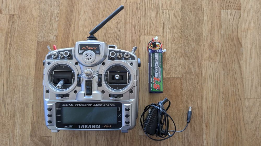 TX Frsky Taranis X9D / RX X4R (Gebraucht) in Yverdon-les-Bains für CHF ...