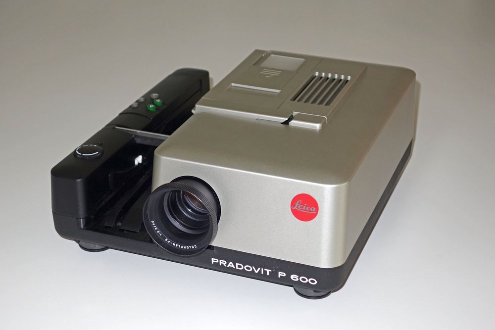 Leica Pradovit P600 Diaprojektor 90mm 2.5 P2 Colorplan (Gebraucht) in ...