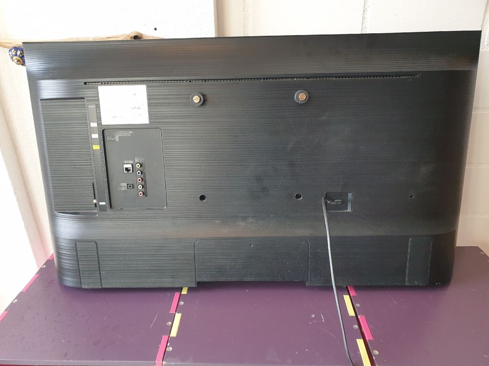 télé murale Samsung 100cm (Gebraucht) in Courfaivre für CHF 50 – nur ...