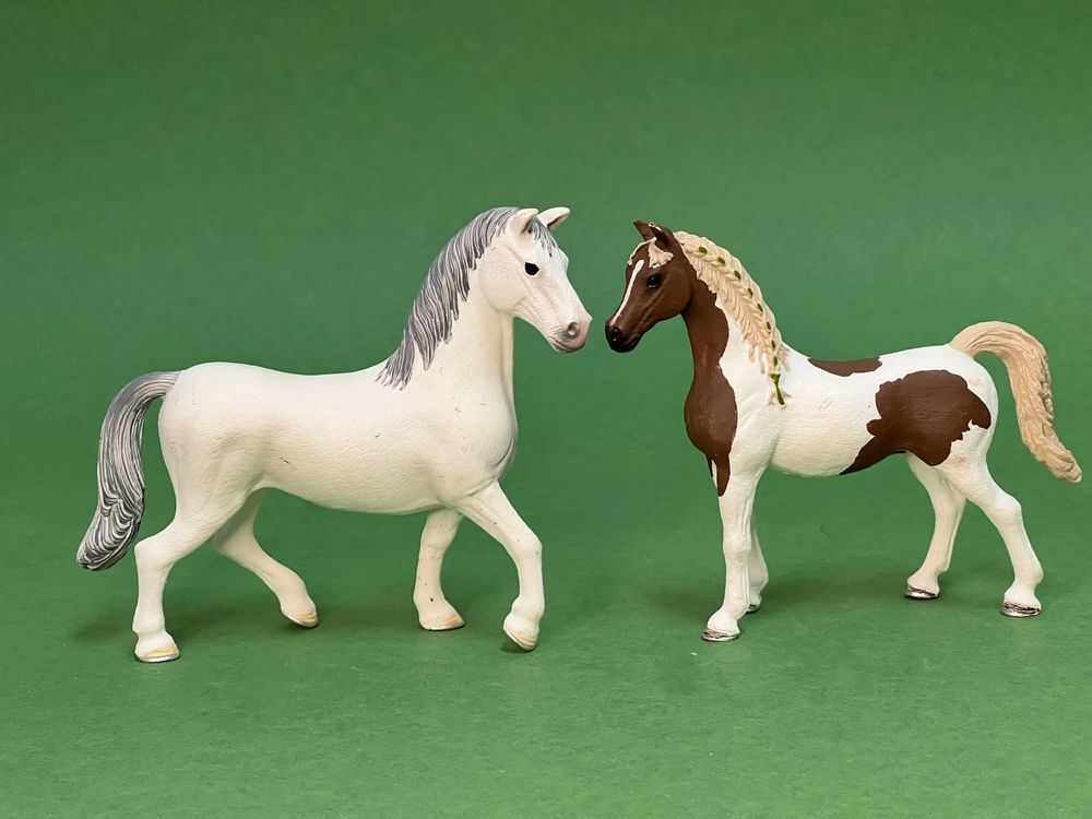 2 Schleich Pferde Pferd (Gebraucht) in Ennetbaden für CHF 9 – mit Lieferung auf Ricardo kaufen