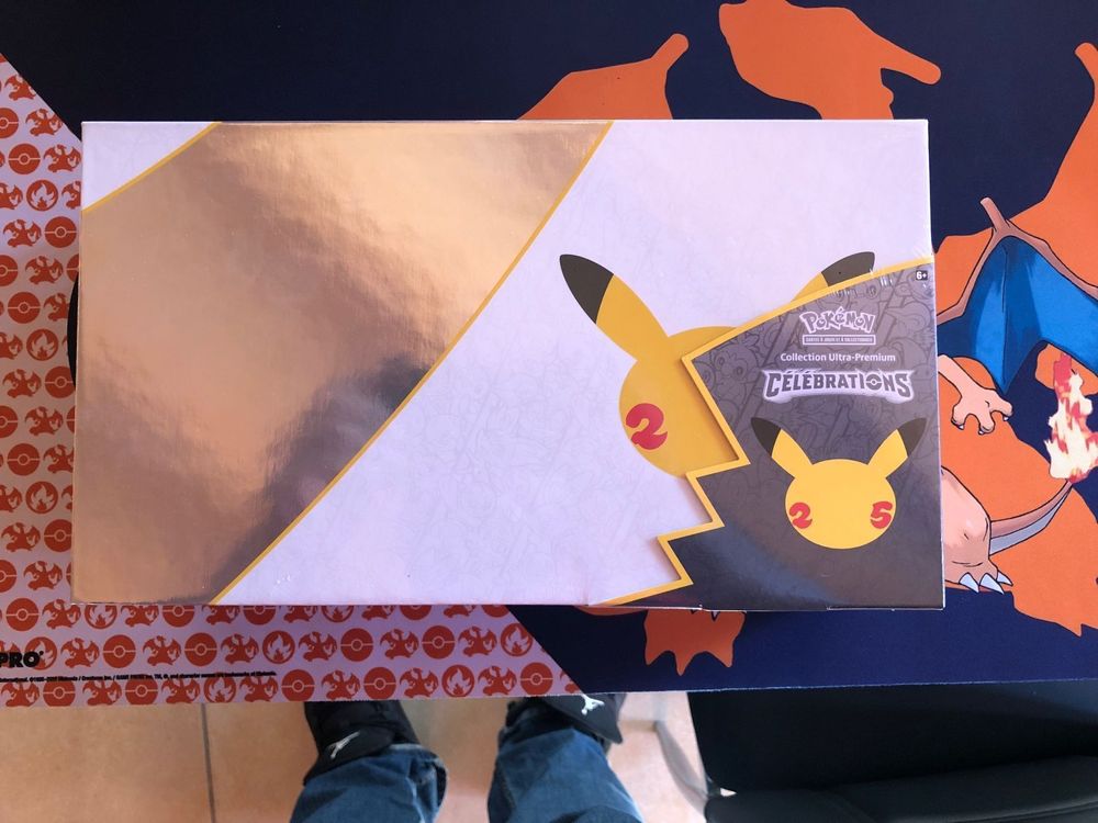 Pokemon célébration Ultra premium box FR (Neu und originalverpackt) in ...
