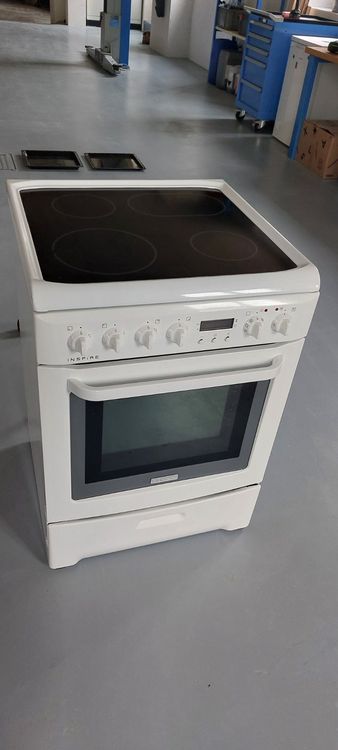 Kochherd Glaskeramik mit Backofen freistehend Electrolux (Gebraucht) in ...