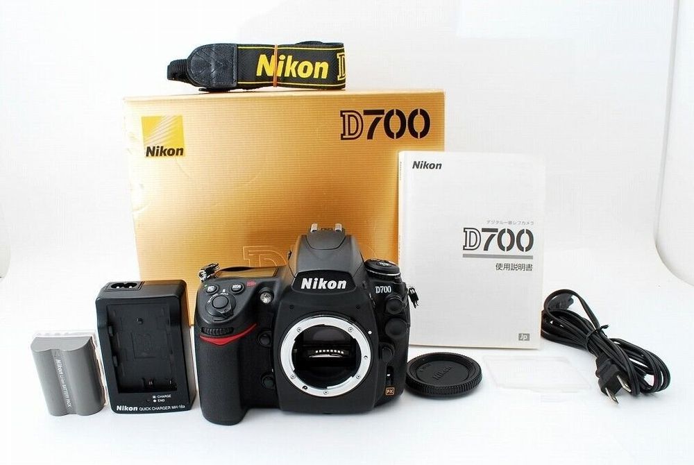 Nikon D700+ Shutter Release+ Many Extras (King of Low Light) (Neu ...