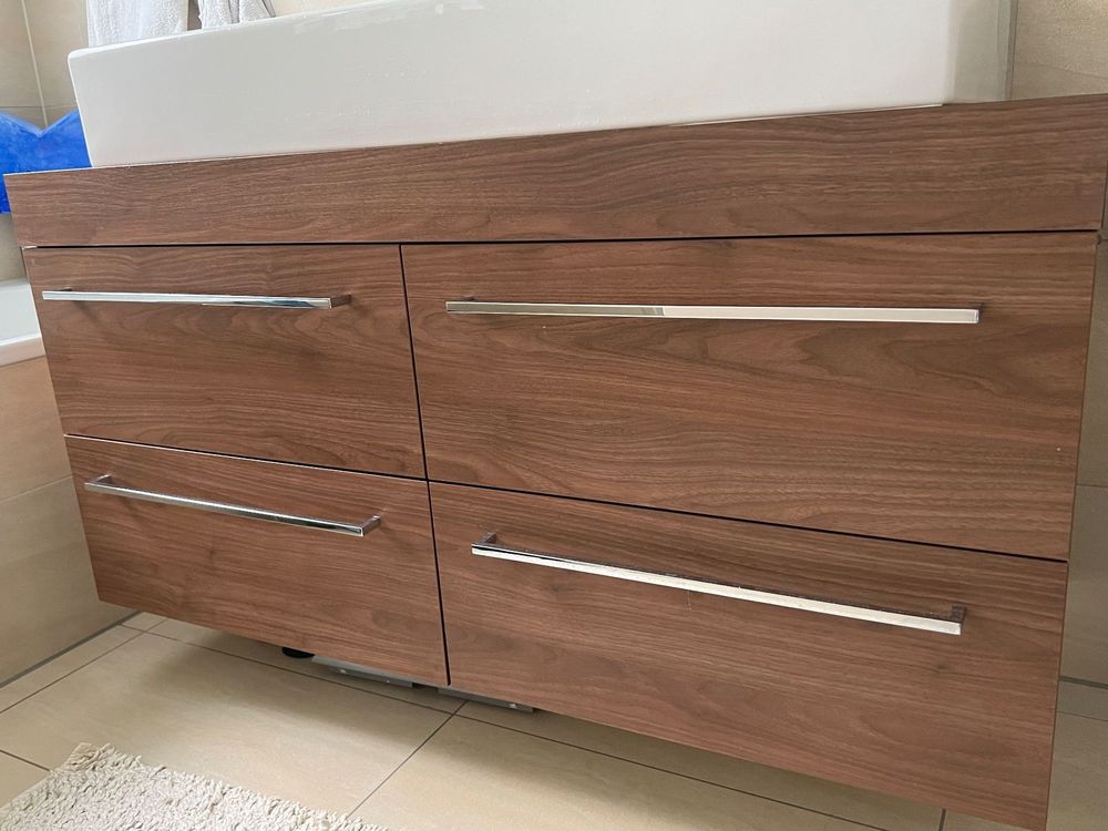 Hochwertiger Waschbeckenunterschrank der Marke Loosli (Gebraucht) in ...