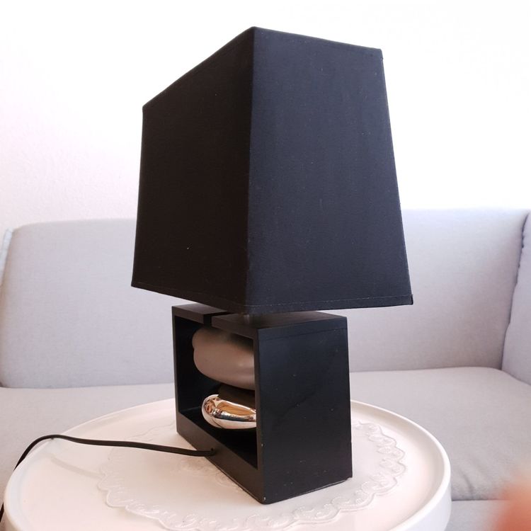 J90 Lampe mit 2 Kieselsteinen aus Metall, Schirm Pagodenform | Kaufen ...