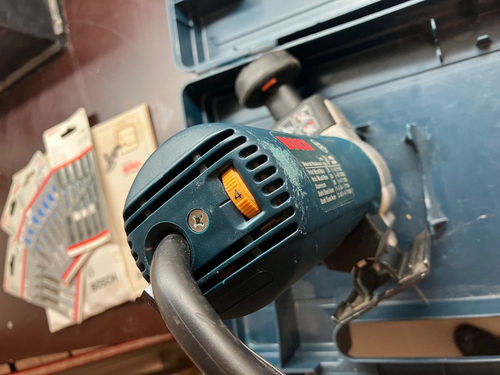 Scie sauteuse Bosch (D'occasion) à Cortaillod pour CHF 25 – avec livraison | Acheter sur Ricardo