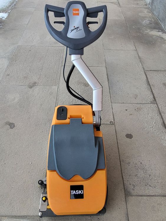 Scheuersaugmaschine Taski Swingo 350 B (Defekt) in Urswil für CHF 250 ...
