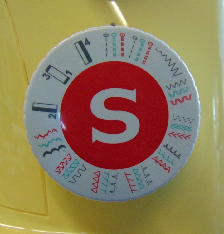 Nähmaschine Singer Simple 3223Y, neu, zwei Jahre Garantie (Neu und ...