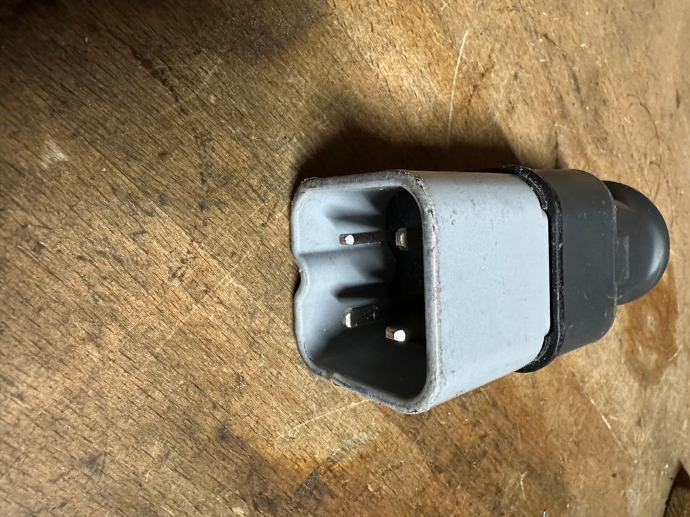 Stecker J15 4 polig (Gebraucht) in für CHF 30 – mit Lieferung auf ...