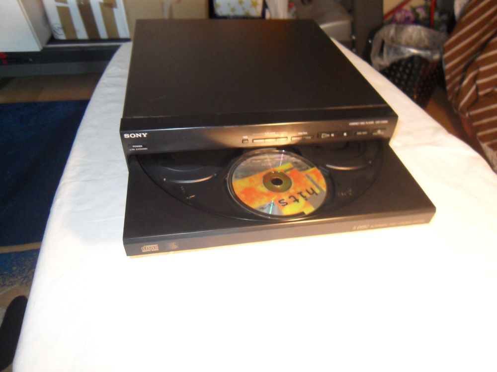 Sony CD DISC PLAYER 5 Disc Automatic Disc Loading system (Gebraucht) in ...