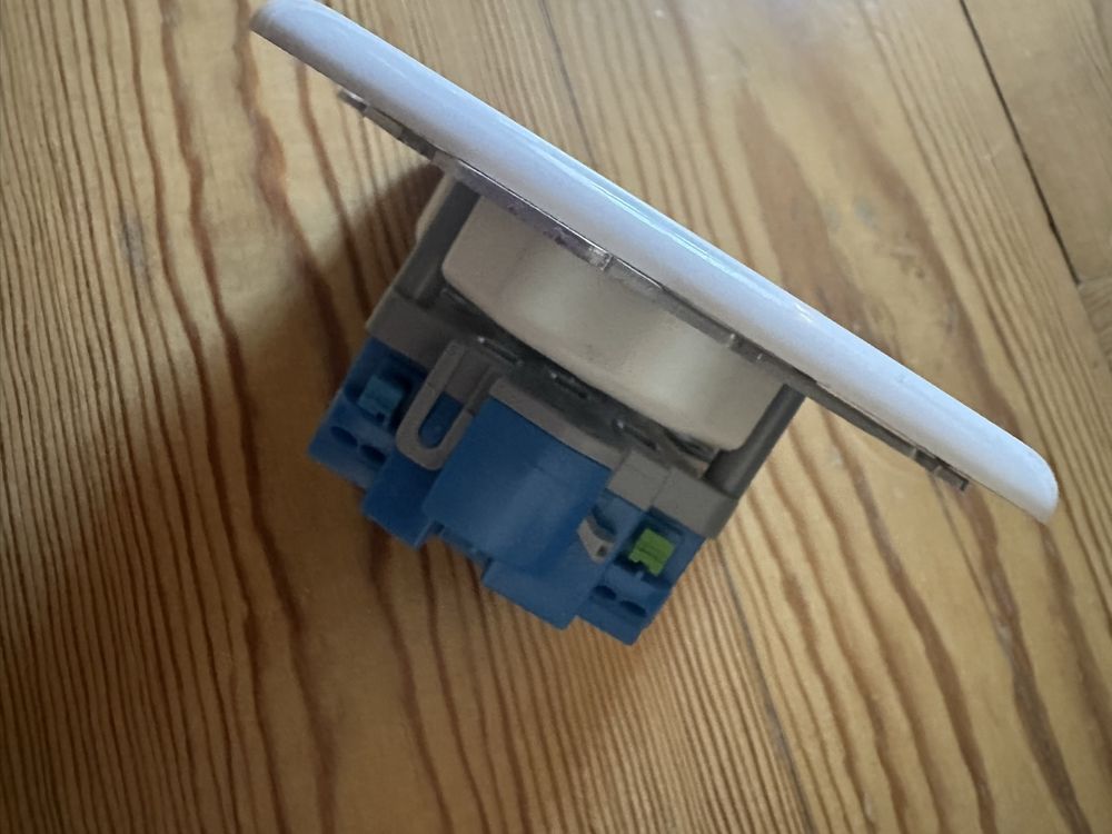 Swiss Socket Outlet/ Schweizer Steckdose (Gebraucht) in Zürich für CHF ...