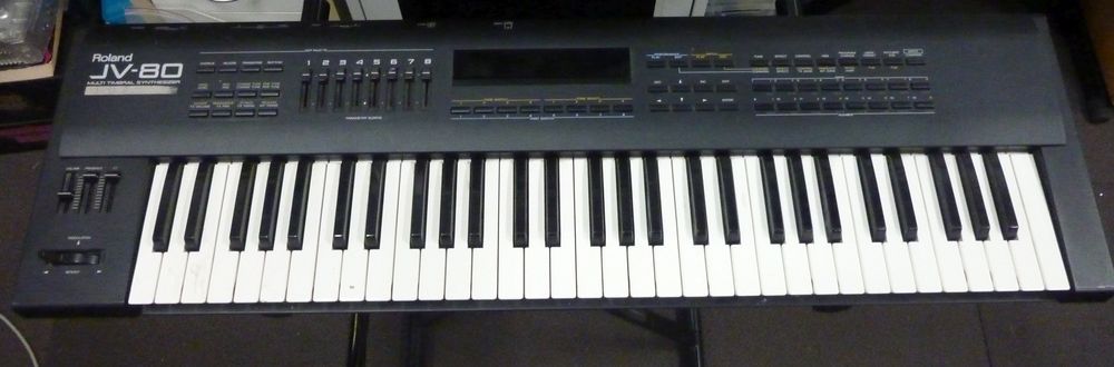 Roland JV-80 (Defekt) in Wenslingen für CHF 32 – nur Abholung auf ...