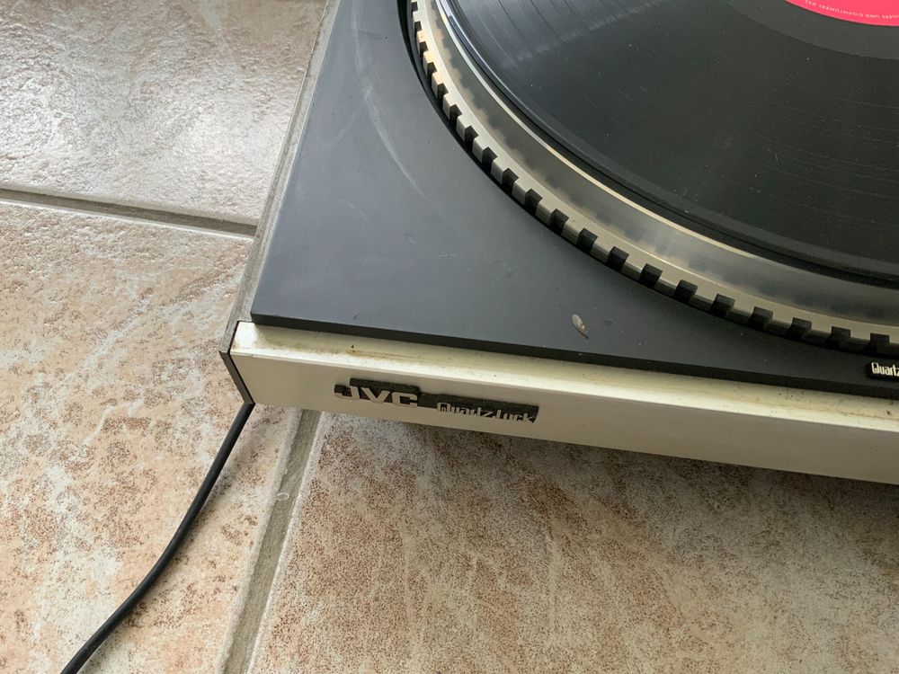 Alter Plattenspieler | Kaufen auf Ricardo