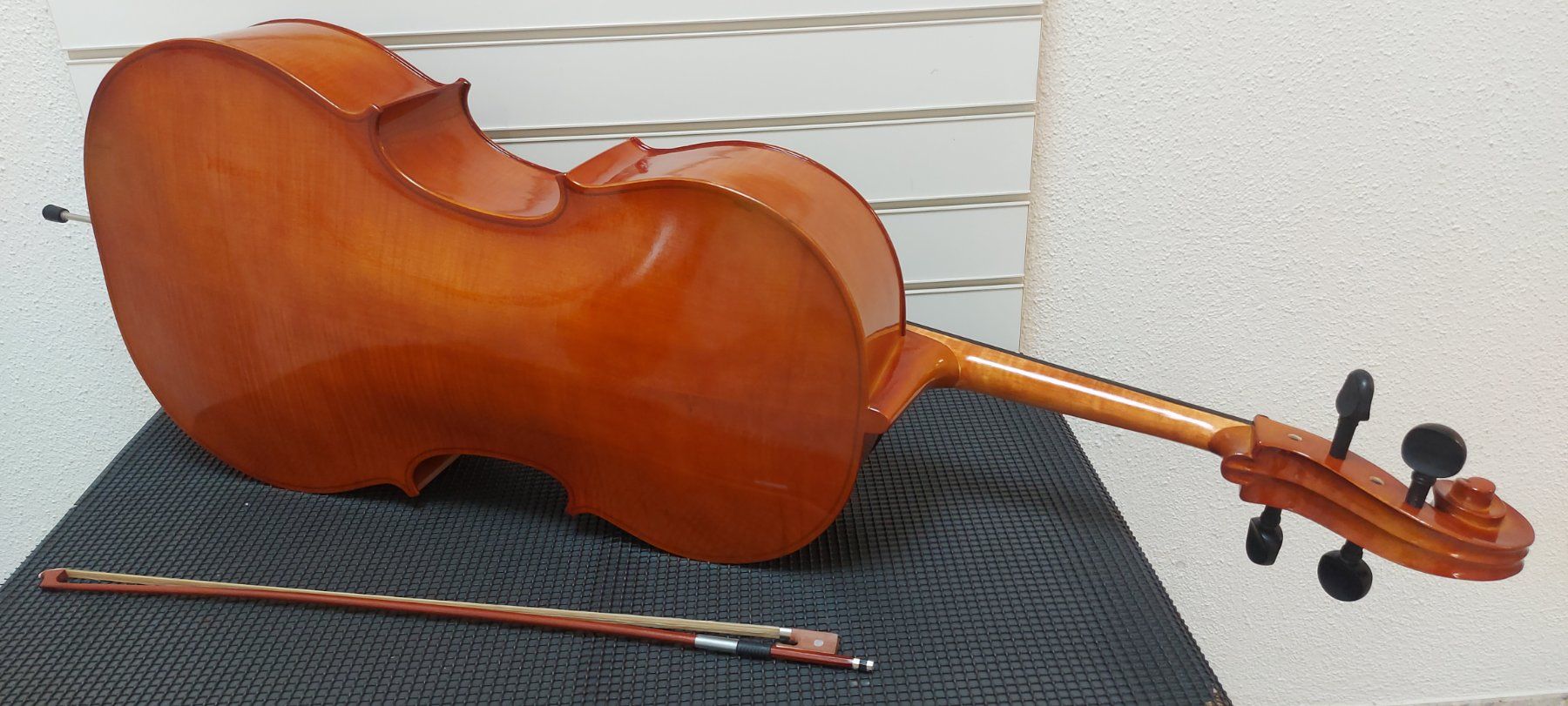 4/4 Cello frisch ab service inkl.hülle und bogen ,10 jahre (Gebraucht ...