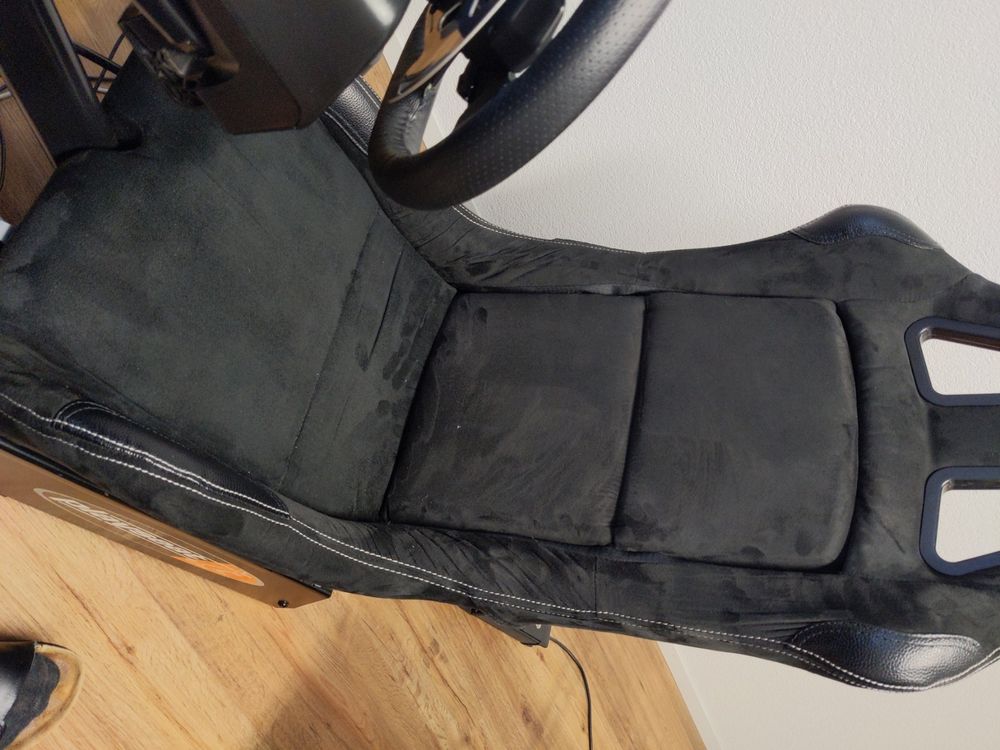 Playseat avec volant Logitech G20 + levier vitesse | Kaufen auf Ricardo