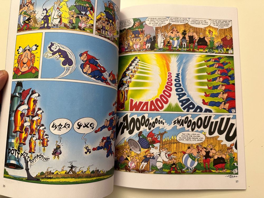 ASTERIX Band 33 - Gallien in Gefahr - Softcover - wie neu (Neu (gemäss Beschreibung)) in ...