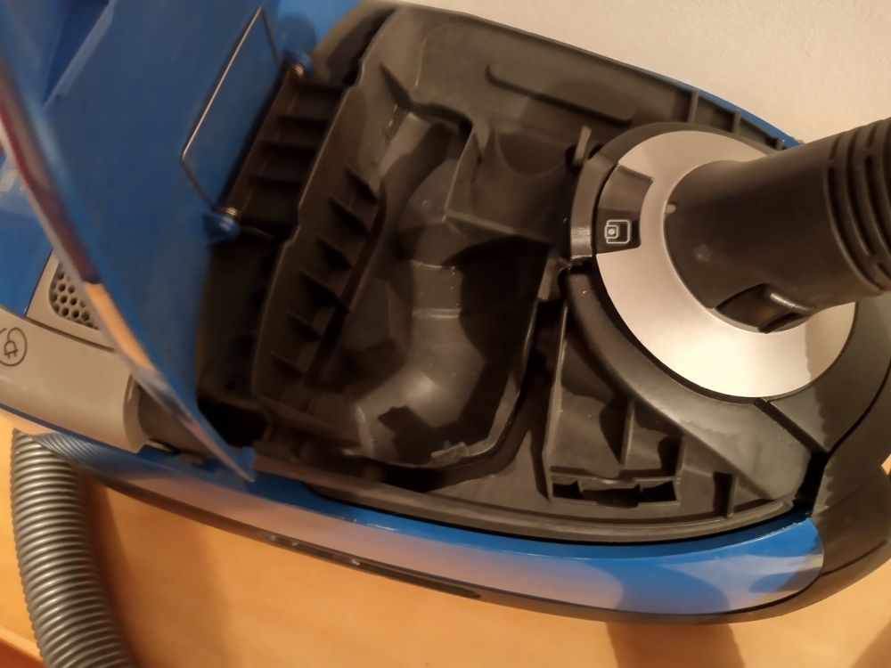 Staubsauger Miele Complete C2 (Gebraucht) in Prez-vers-Siviriez für CHF ...