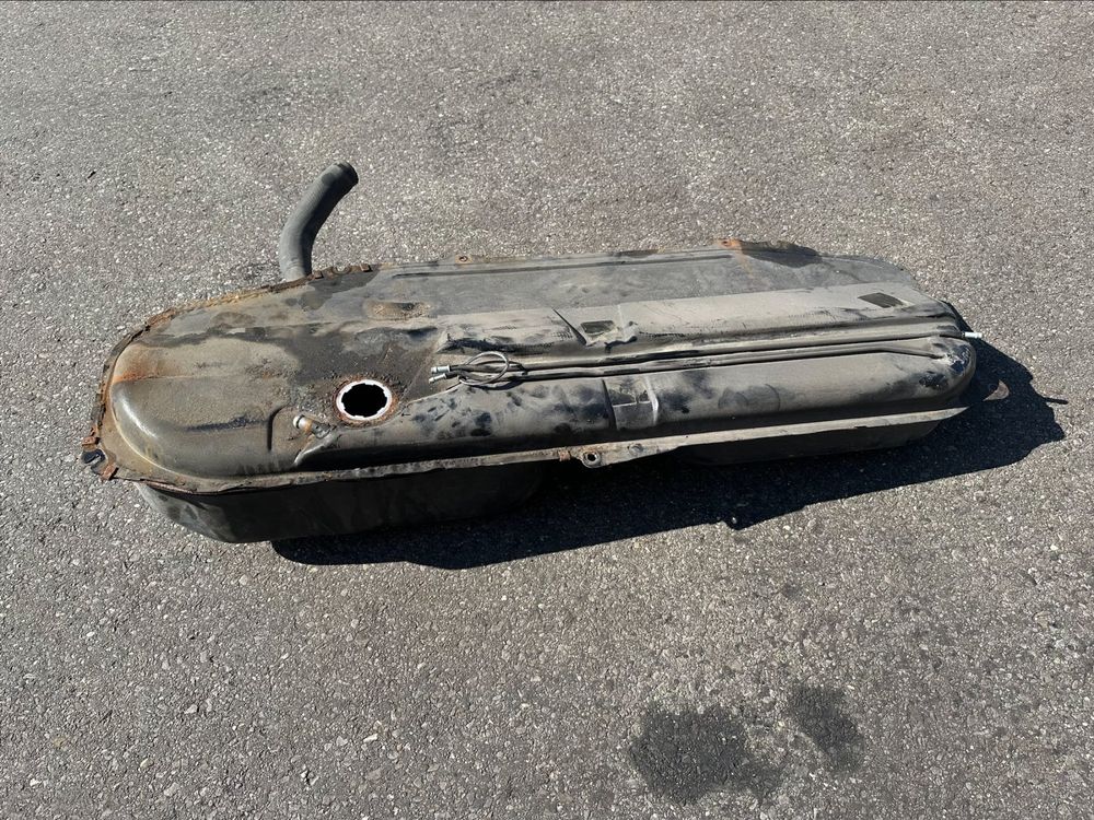 BMW E30 Kraftstofftank 55L (Gebraucht) in Luzern für CHF 100 – nur ...