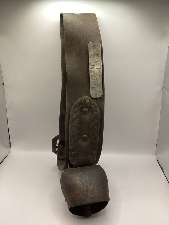 Ancienne cloche de vache avec collier en cuir (Gebraucht) in Meyrin für CHF 95 – mit Lieferung ...