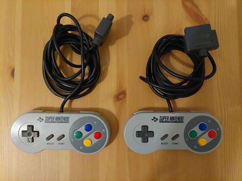 SNES / Super Nintendo - Super Multitap + 2 Controllers (Gebraucht) in ...