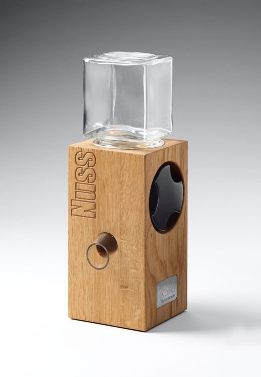 Hygienischer Nussspender aus Holz (Neu und originalverpackt) in ...