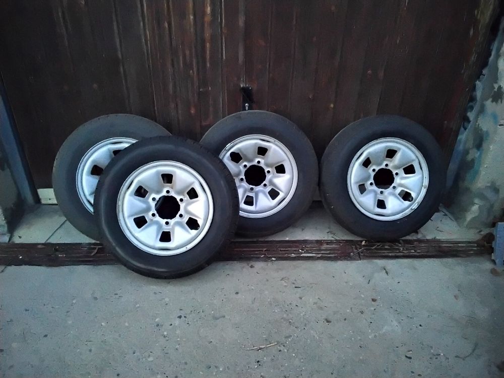 4 Räder / 4 roues Toyota Hiace 4x4 neu / neuves 195 /70 R 15 (Neu ...