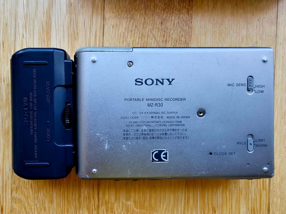 MiniDisc Player - Sony - mit 19 Discs (Defekt) in Affoltern am Albis ...