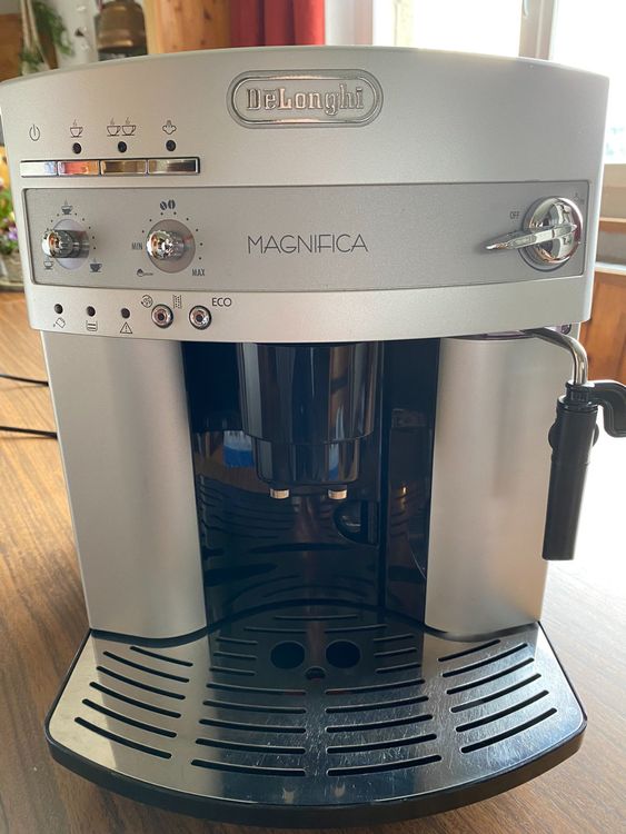 Kaffeemaschine De Longhi Magnifica | Kaufen auf Ricardo