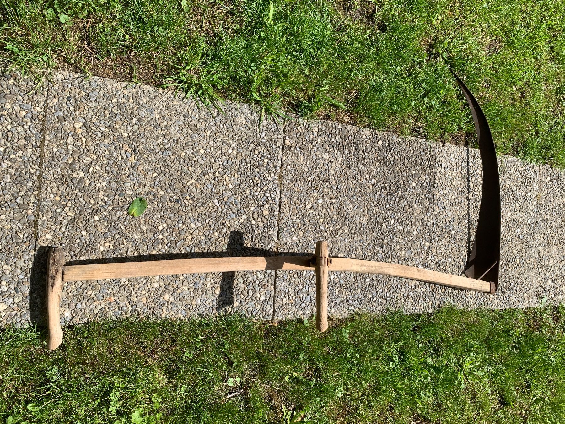 Sensen (Holz) zum Teil für Deko oder Theaterutensilien (Gebraucht) in ...