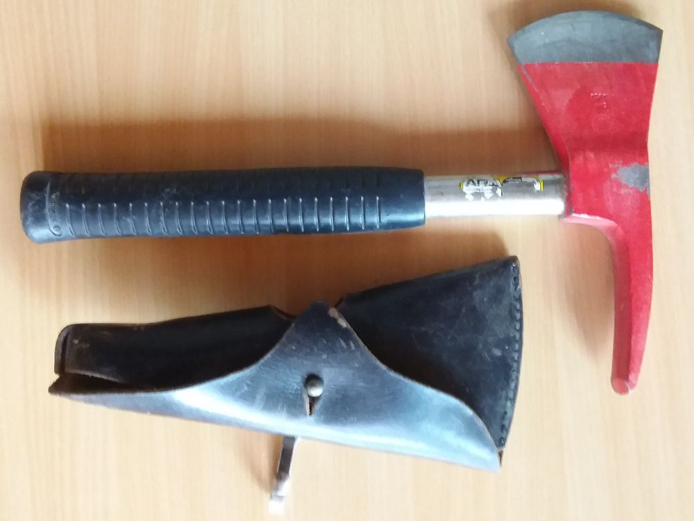 Feuerwehr Axt Beil DIN 4924 & Leder Trag Etui Peddinghaus (Gebraucht ...