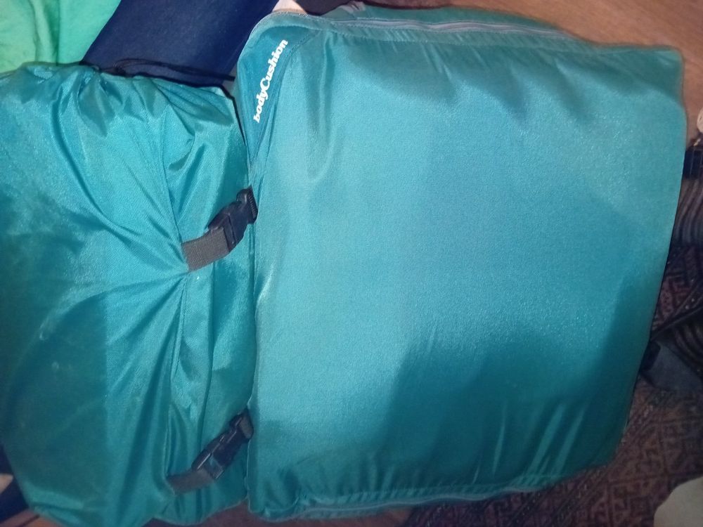 Body Cushion Massagekissen Set (Neu (gemäss Beschreibung)) in Zürich ...