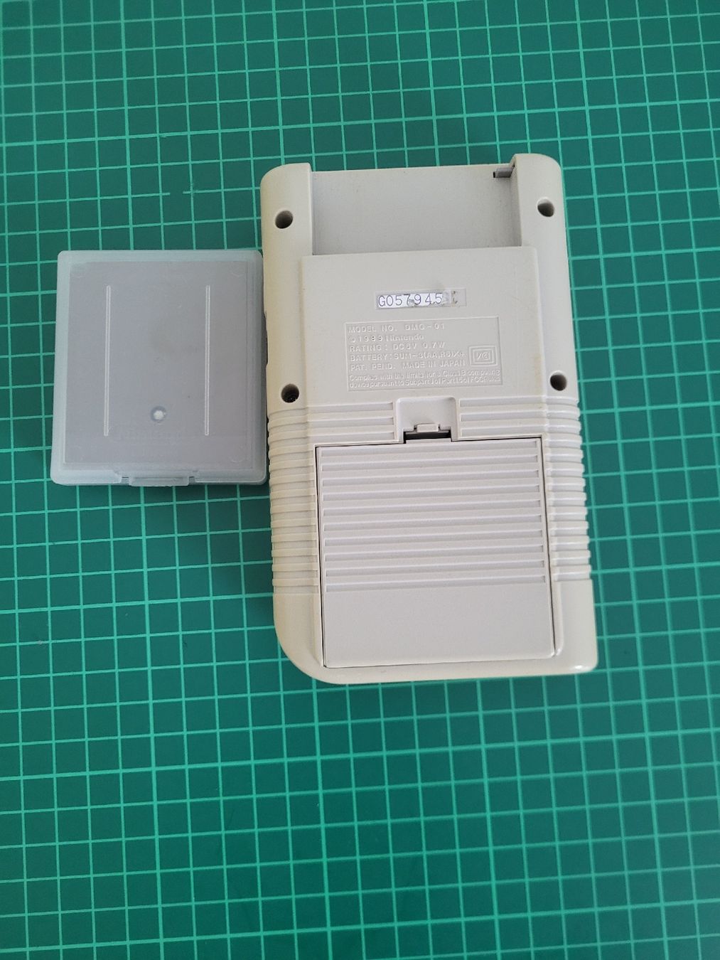 Classic Nintendo Game Boy Handheld Console with Game (Gebraucht) in ...