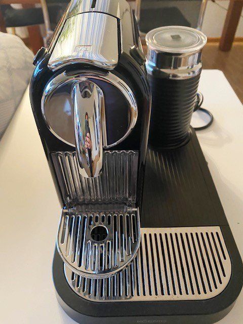 Nespresso Maschine & Milchschäumer / Citiz & milk (Gebraucht) in Küsnacht ZH für CHF 80 – nur ...