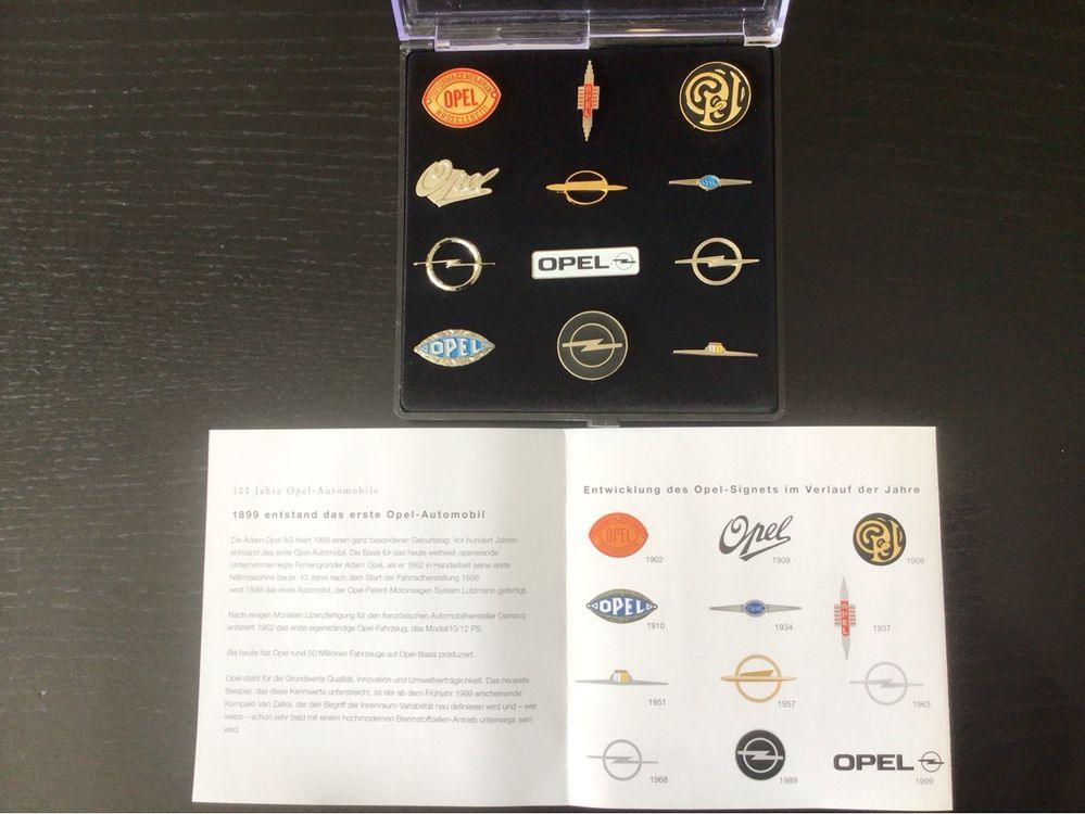 Box mit 12 Pin’s 100 Jahre Opel (Neu und originalverpackt) in Liebefeld ...