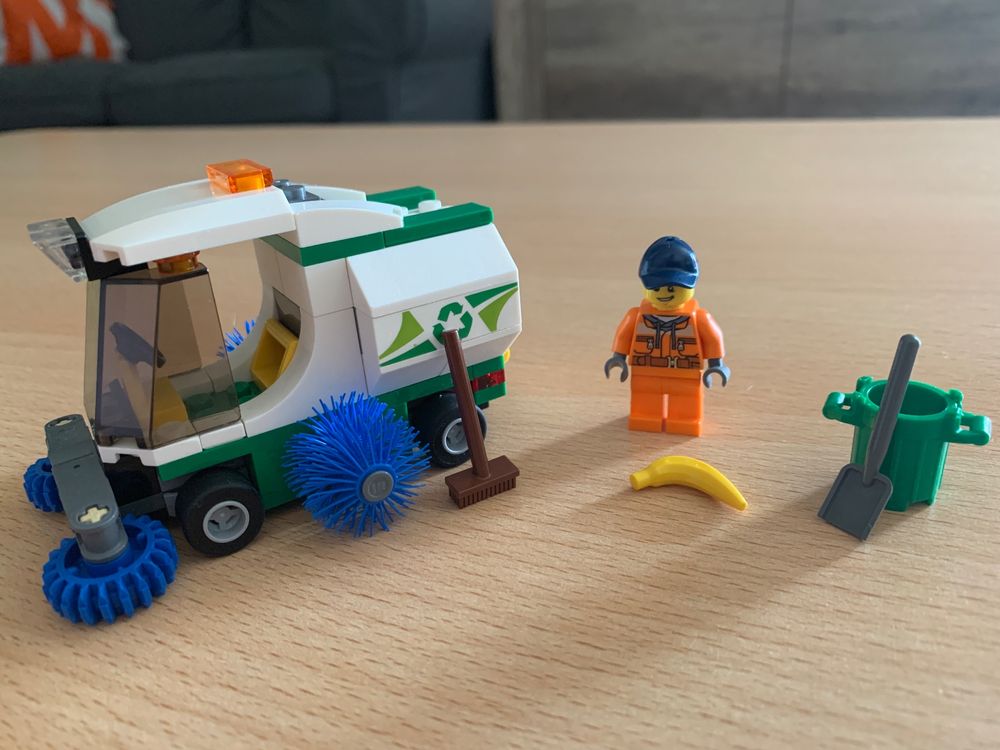 LEGO City Strassenkehrmaschine ( 60249) | Kaufen auf Ricardo