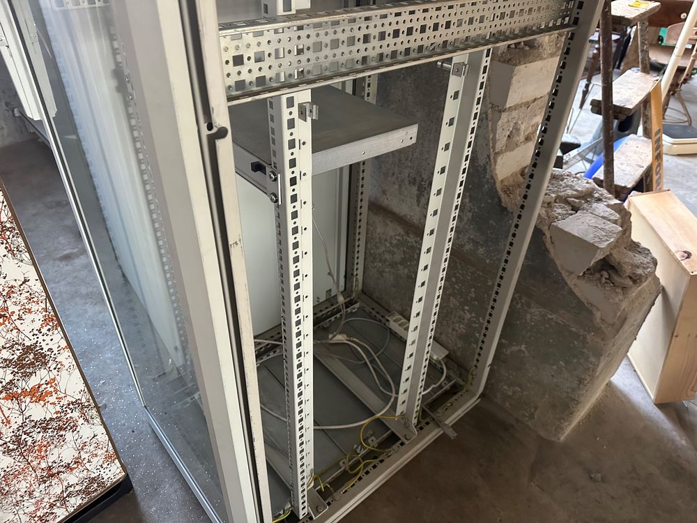 Server Rack ab 1.- Rittal 2m x 78T x 60B | Kaufen auf Ricardo