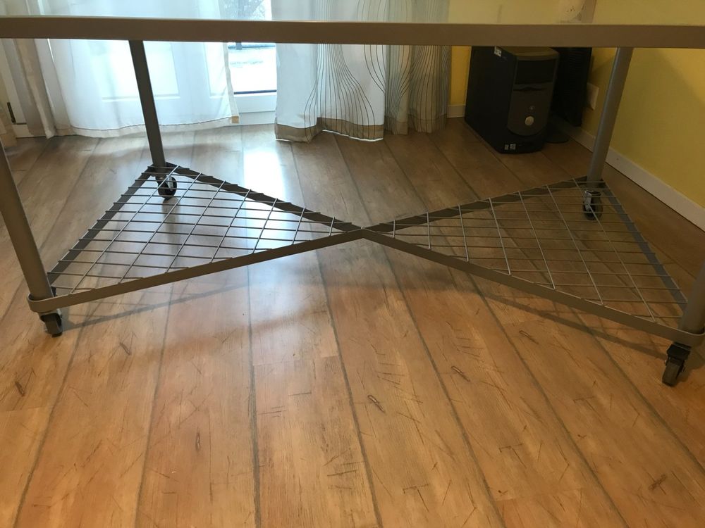 Tisch, Pult, mit Ablagefläche und Rollen IKEA (Gebraucht) in Thun für ...