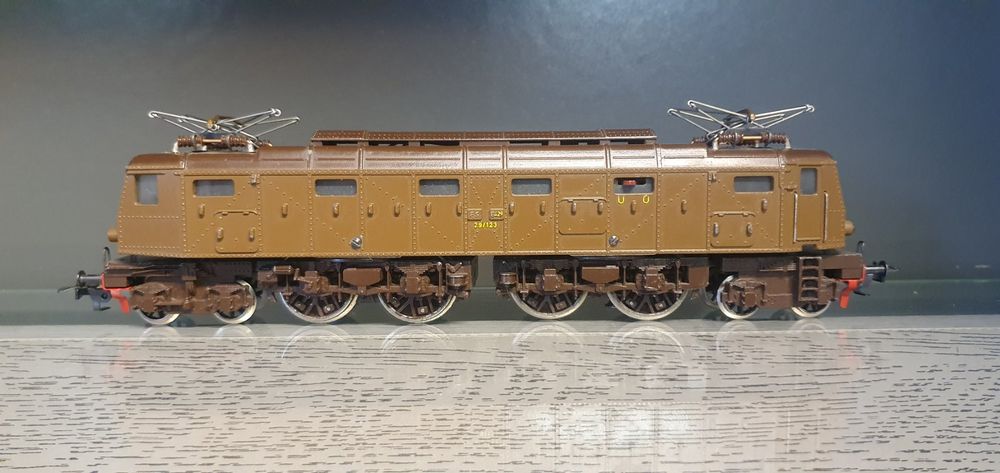 FLEISCHMANN:DC: FS E-LOK BR E 428 BRAUN GUSSMODELL (Gebraucht) in ...