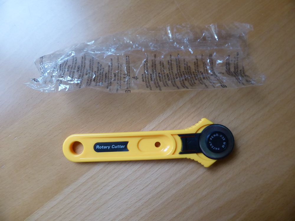 Rotary Cutter - Rollschneider für Stoffe 28 mm (Neu und ...