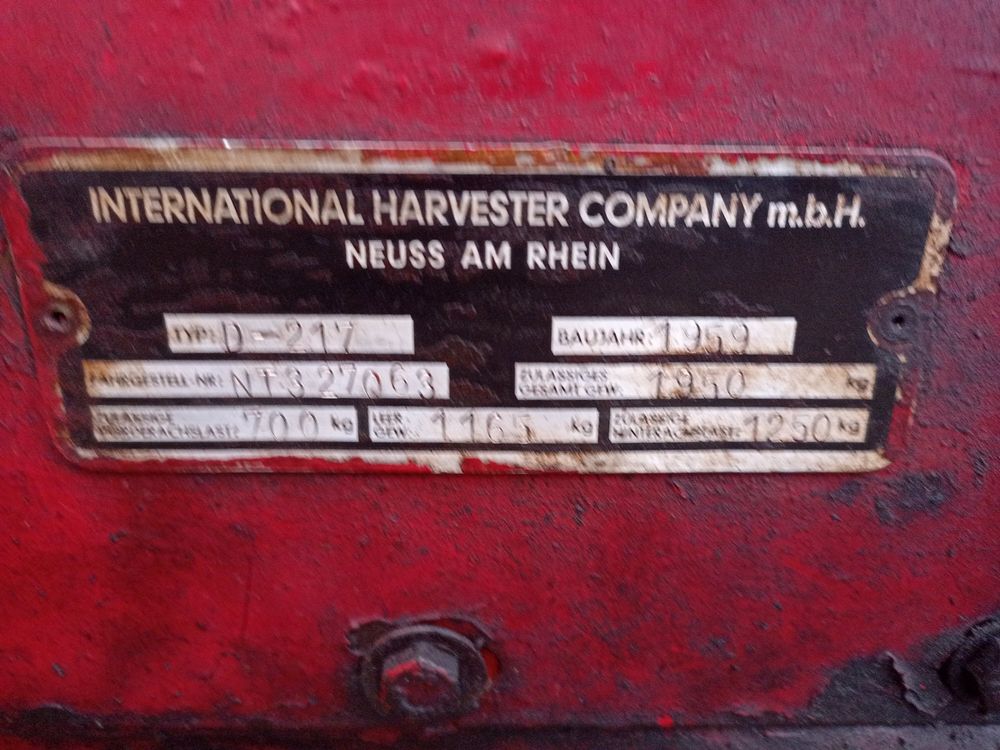 Oldtimer Traktor Scheunenfund IHC D217 Standard (Gebraucht) in ...