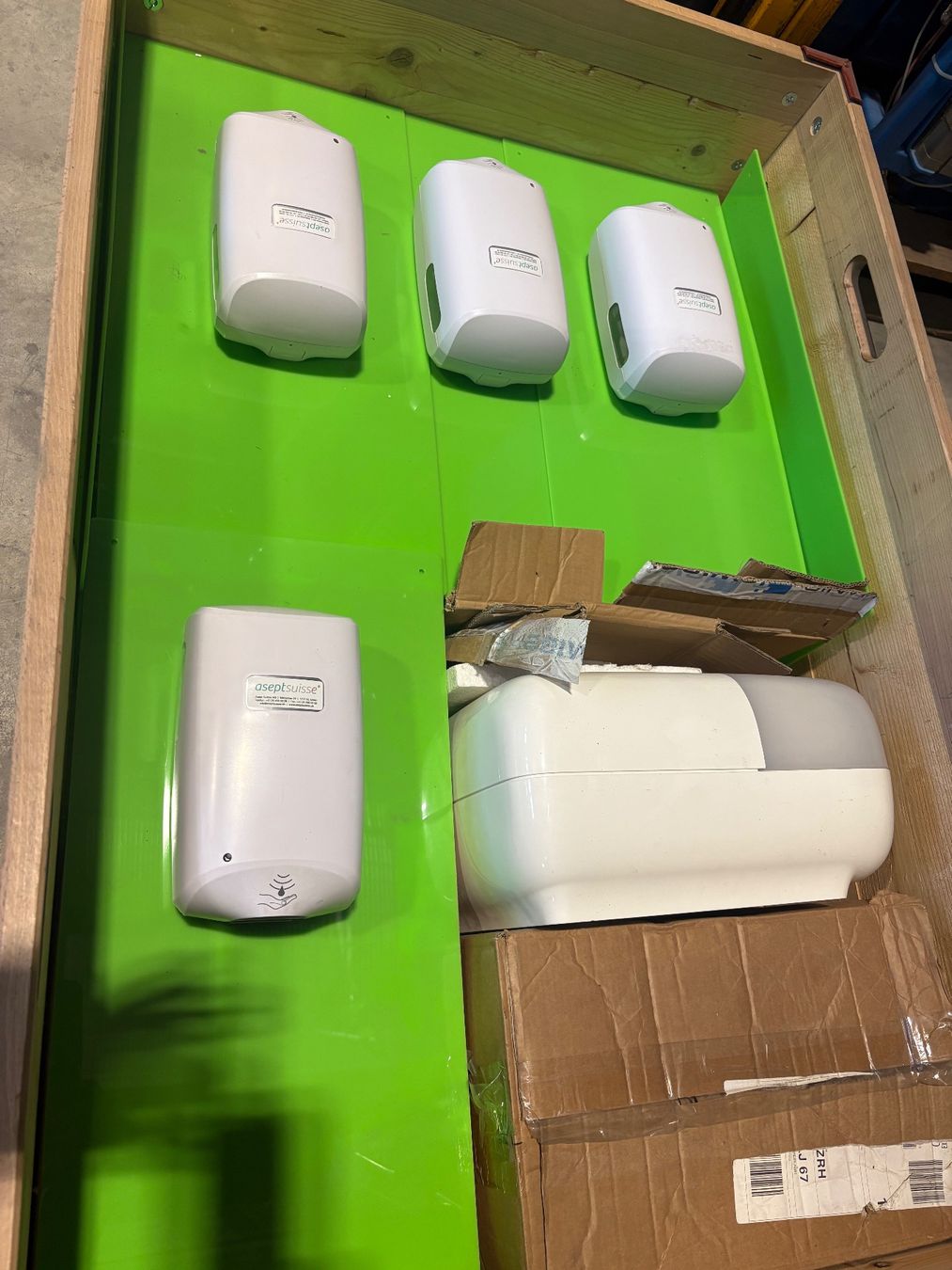 Seifenspender ( Lot 025 ) Standort 6221 Rickenbach (Gebraucht) in ...