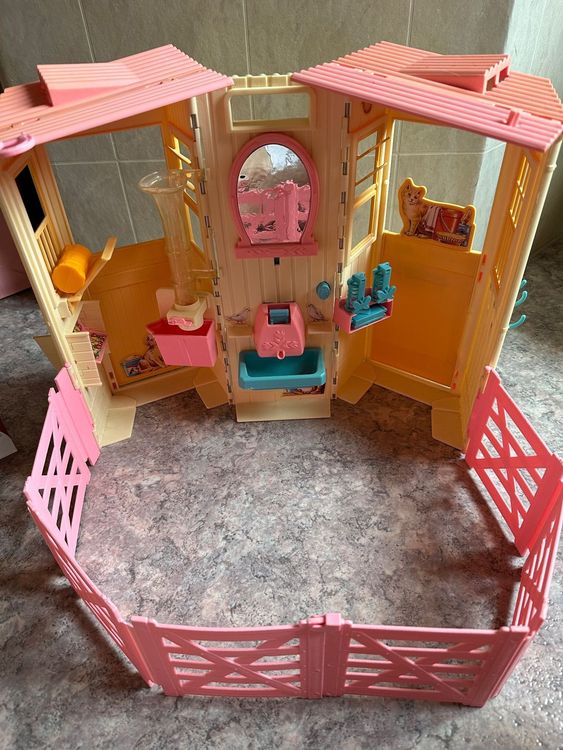 Barbie Pferdestall To-Go inkl. Pferde (Gebraucht) in Eschlikon TG für ...