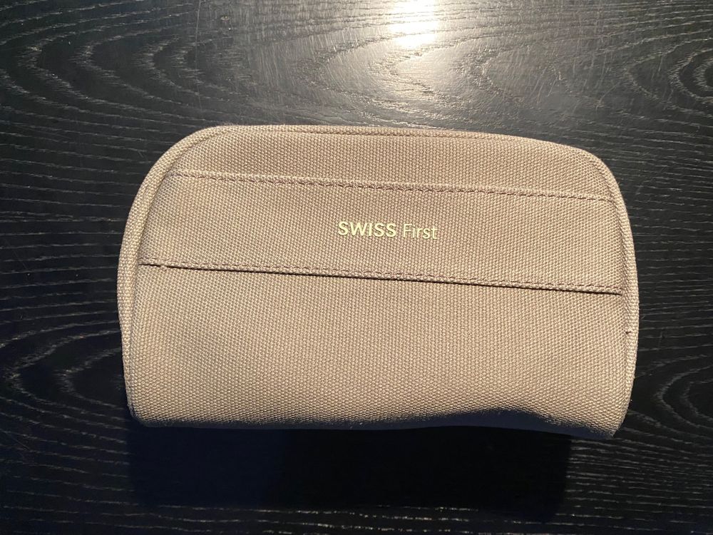 Swiss First Class Amenity Kit (Neu und originalverpackt) in Liestal für ...
