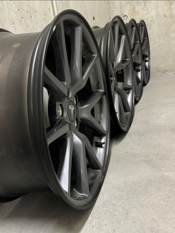 Tesla model 3 felgen 18 coll (Gebraucht) in Worben für CHF 500 – nur ...