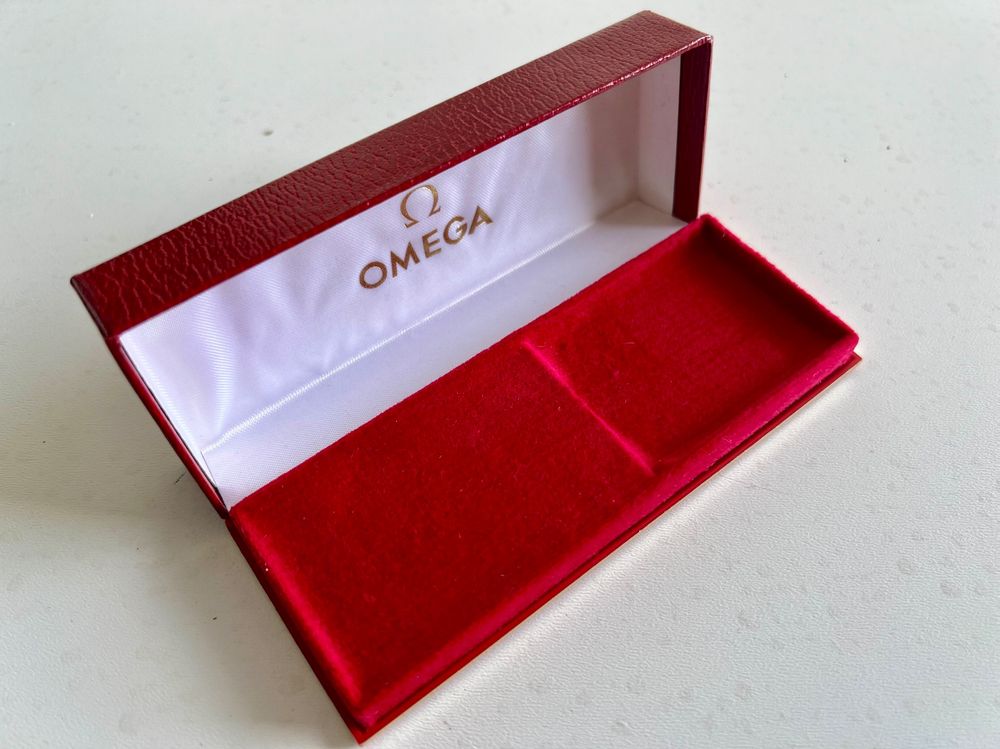 OMEGA original vintage long red simili leather watch box (Gebraucht) in ...